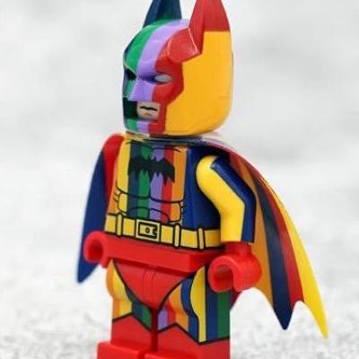 HeroBloks - Rainbow Batman - Crystal Minifigs