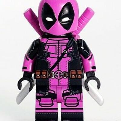 HeroBloks - Deadpool (pink suit) - UG Minifigures