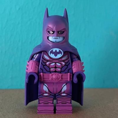 HeroBloks - Batman (Keaton) (Purple) - Mr.J Brick