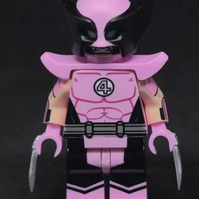 HeroBloks - Wolverine (Fantastic Four) (Pink Suite) - Earthly Brick