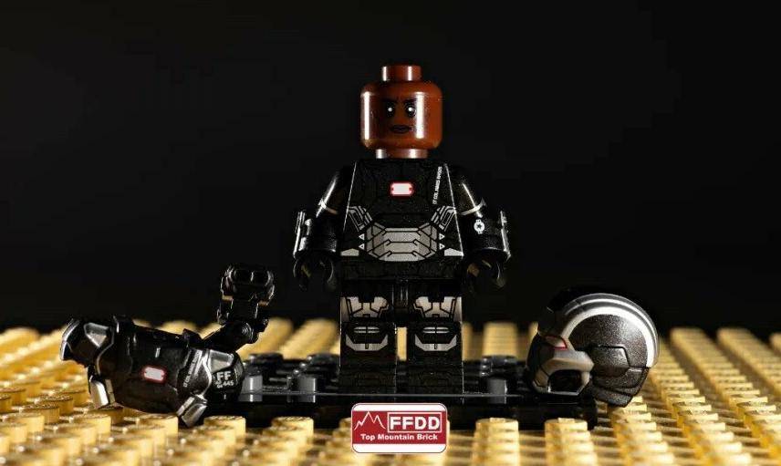HeroBloks - War Machine Mk 2 (MCU) - Top Mountain Brick